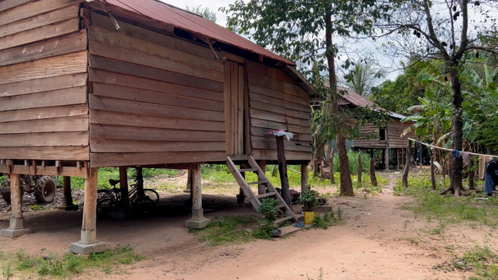 កុមារតូចៗប្រឈមកង្វះអាហាររូបត្ថម្ភដោយសារឪពុកម្ដាយធ្វើចំណាកស្រុក|Cambodia News | Khmer News ...